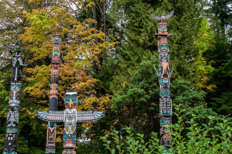 What is Canada Famous For? 18 things Canada is known for - travel drafts