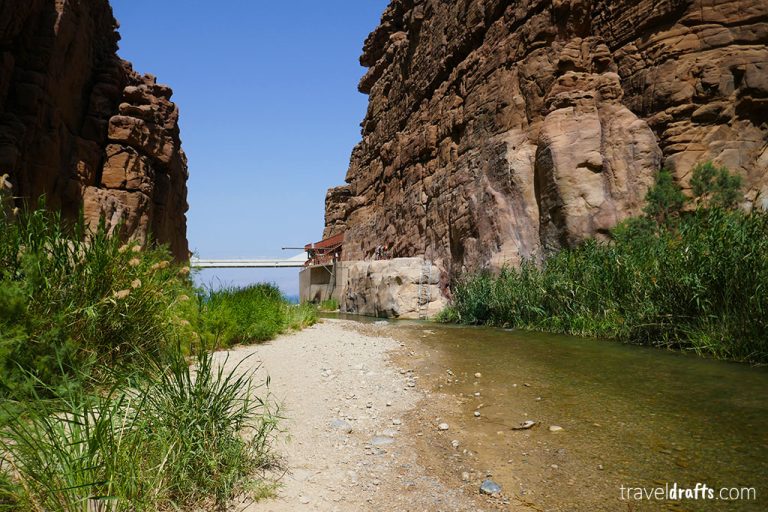How to hike the stunning Wadi Mujib Siq trail, Jordan - travel drafts
